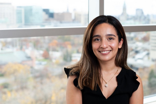 Rayene Bouzitoun, récipiendaire d’une prestigieuse bourse Rhodes - Faculté de droit - Université ...